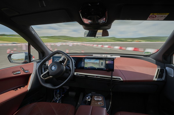 [CES 2024] BMW, OS 8 뛰어넘는 차세대 디지털 오퍼레이팅 시스템 공개